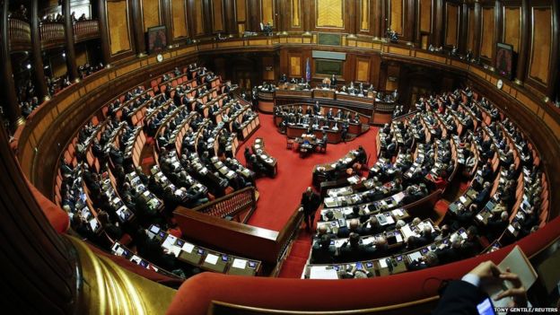 Day in pictures: 24 February 2014 - BBC News