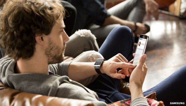 Samsung adds biometrics to latest Galaxy smartphone - BBC News