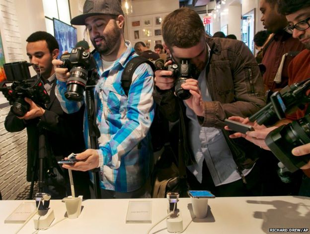 Day in pictures: 25 February 2014 - BBC News