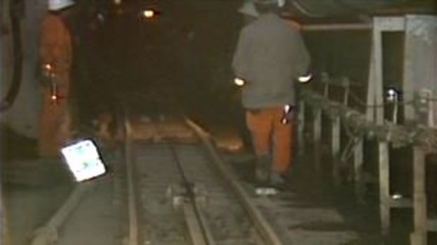 Point of Ayr Colliery memorial for Ffynnongroyw miners - BBC News