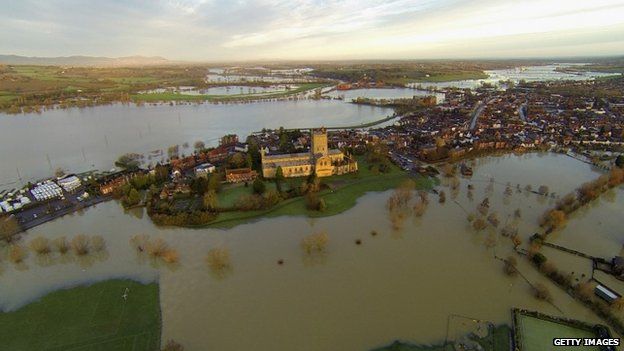 Tewkesbury flood grants for small business owners - BBC News