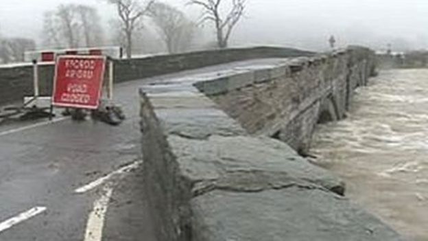 New Machynlleth Dyfi bridge moves a step closer - BBC News