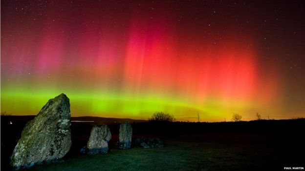 Northern Lights shine across Northern Ireland - BBC News