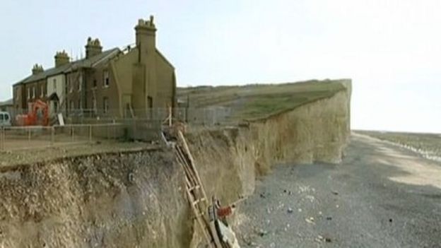 Beachy Head safety alert as walkers spotted above crack - BBC News