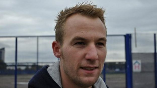 Talu teyrnged i Gareth Huw Roberts - BBC Cymru Fyw