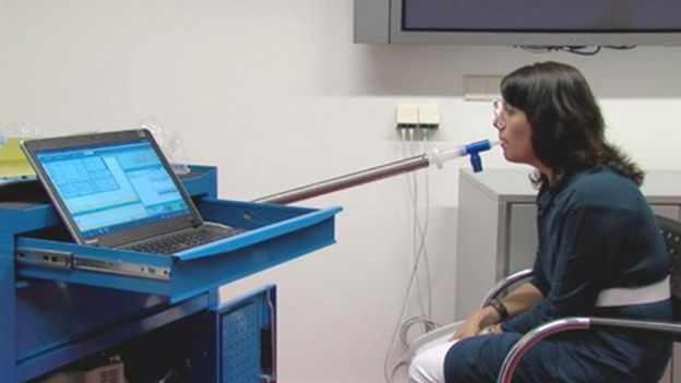 Sniffing out cancer with electronic noses - BBC News