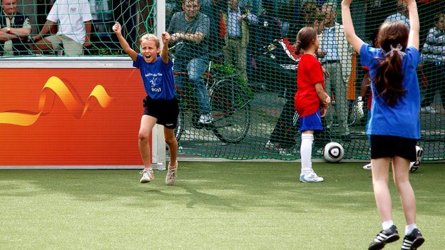 Comments: How do you celebrate when you score in sport? - BBC Newsround