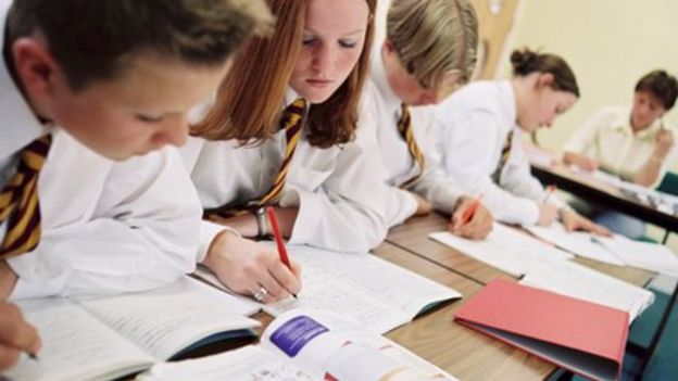 New wave of super-size secondary schools planned - BBC News