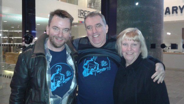 ELO's Jeff Lynne returns to Birmingham for star honour - BBC News