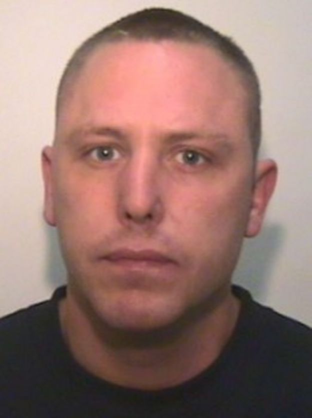 Lee Edwards jailed for assault on girlfriend in Middleton - BBC News