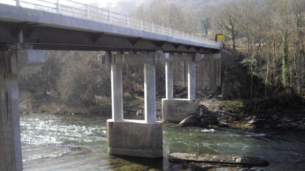 Erwood Station craft centre and gallery to reopen - BBC News