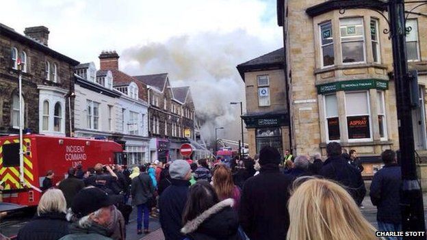 Harrogate Prezzo fire 'hammer blow' to town - BBC News