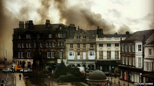 Harrogate Prezzo fire 'hammer blow' to town - BBC News
