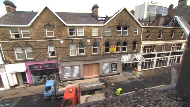 Harrogate Prezzo fire 'hammer blow' to town - BBC News