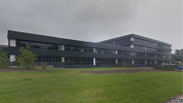 Sex offender expelled from Dundee and Angus College - BBC News