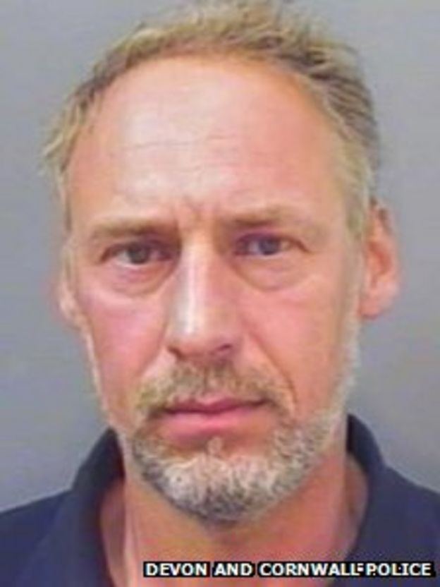 Christopher Hines-Randle jailed over explosives threat - BBC News