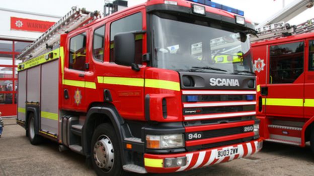 Warwickshire Fire Service cutback proposals on display - BBC News