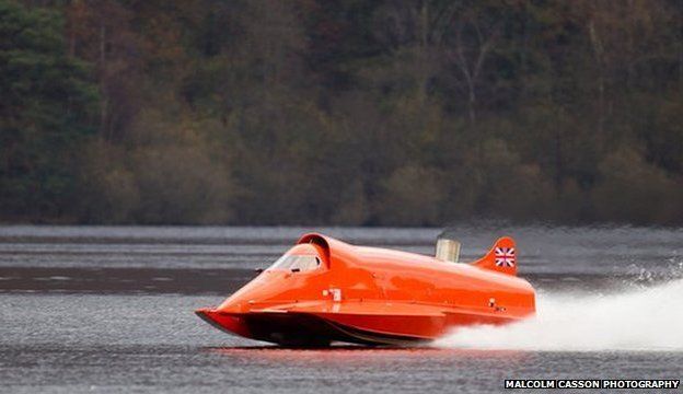 Coniston Power Boat Records Week draws daredevils - BBC News