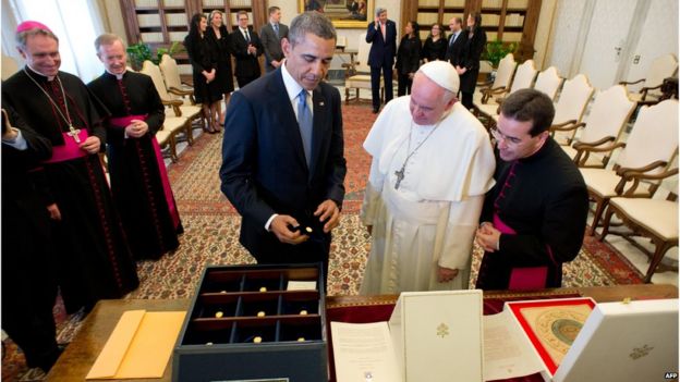 In pictures: Barack Obama meets Pope Francis - BBC News