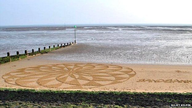 Who is 'Sandbanksy'? Southend beach art found by residents - BBC News