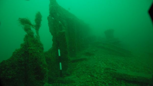 Wooden Stone Age platform found on seabed off Isle of Wight - BBC News