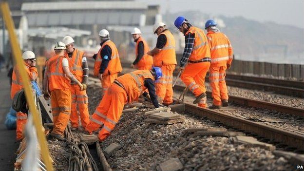 Network Rail plans £38bn investment in tracks and stations - BBC News