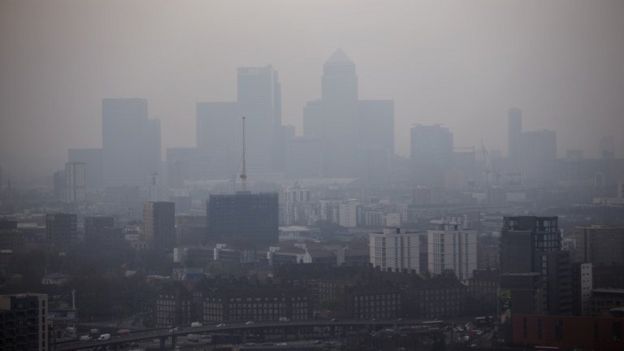 Air pollution reaches high levels in parts of England - BBC News