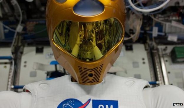 Nasa's Robonaut 2 scrubs up for space surgery - BBC News