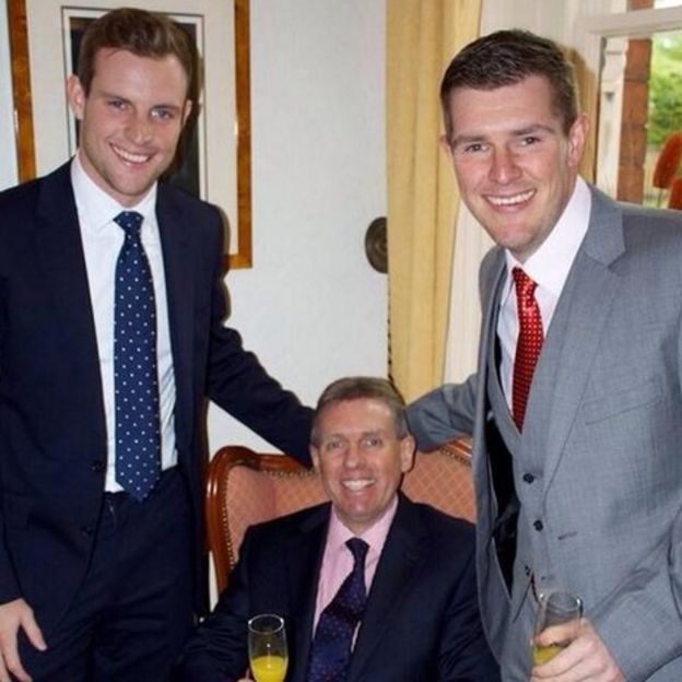 Witnesses sought for Keith and Tom Poynton car crash - BBC News