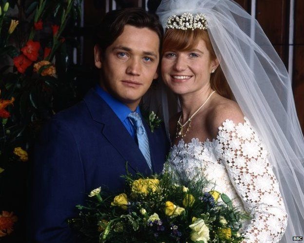 Patsy Palmer to leave EastEnders - BBC News