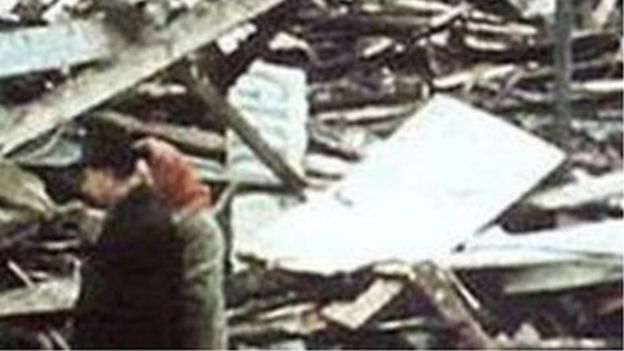 Shankill service held as tribute to bomb victims 50 years on - BBC News