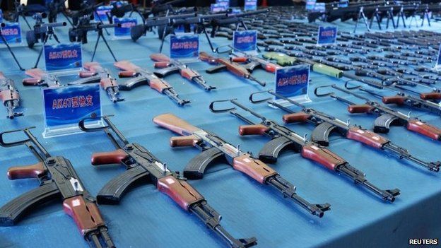 China in 'record seizure' of illegal guns and knives - BBC News