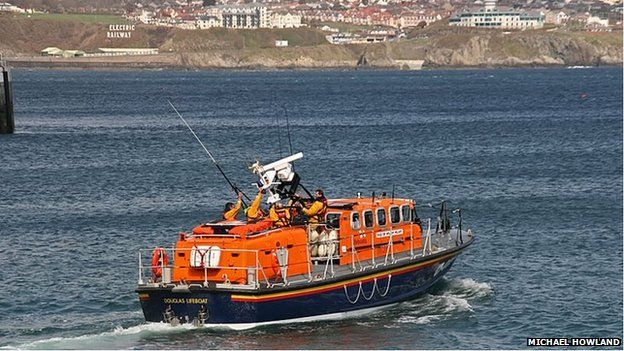 Missing fishing boat prompts Isle of Man lifeboat launch - BBC News