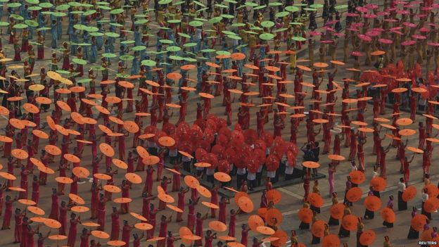 Day in pictures: 14 April 2014 - BBC News