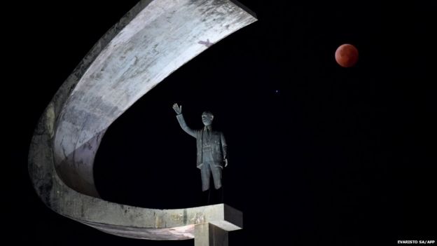 Day in pictures: 15 April 2014 - BBC News