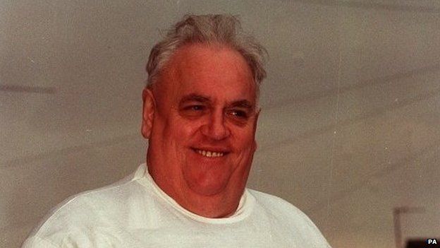 Paedophile ring protected Sir Cyril Smith, MP claims - BBC News