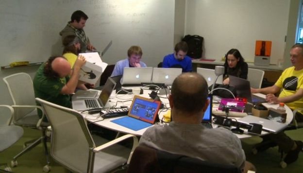 Hacking the instrument of the future in Boston - BBC News