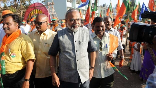 In pictures: Mumbai goes to vote - BBC News