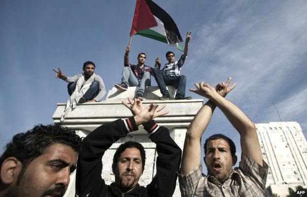 Media divided over Palestinian unity deal - BBC News