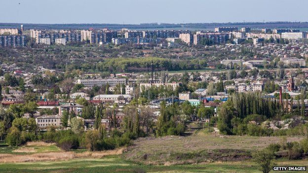 Ukraine crisis: 'International monitors seized' in Sloviansk - BBC News