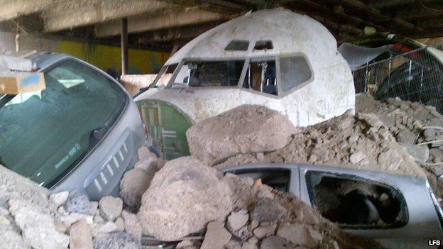 Simulated plane crash tackled in London emergency service exercise ...