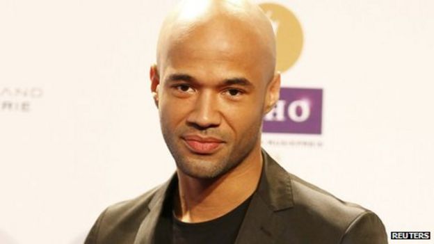 Dutch singer Mr Probz tops UK singles chart with Waves - BBC News