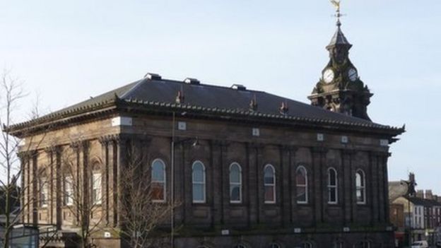 Burslem town hall gets go-ahead to become a sixth form college - BBC News