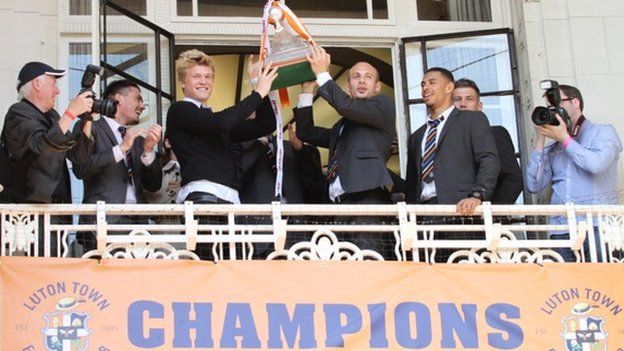Luton Town FC celebrate promotion to the Football League with bus tour ...