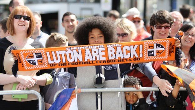 Luton Town FC celebrate promotion to the Football League with bus tour ...