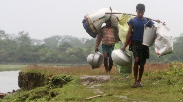 In pictures: Assam violence - BBC News