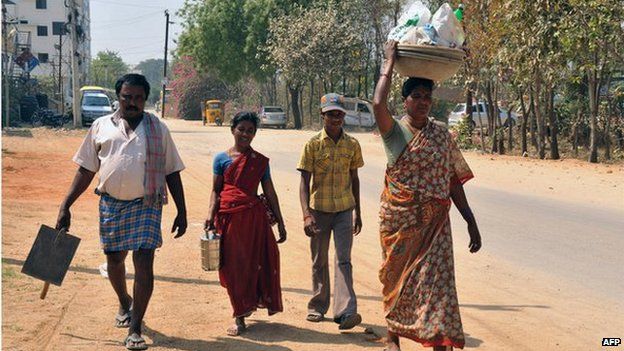 Why India's migrants are unable to vote - BBC News