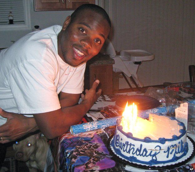 US man freed after being sent to jail 13 years late - BBC News