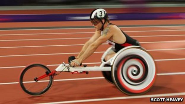 Queen's Baton Relay: Marathon man targets 1500m at Glasgow 2014 - BBC News
