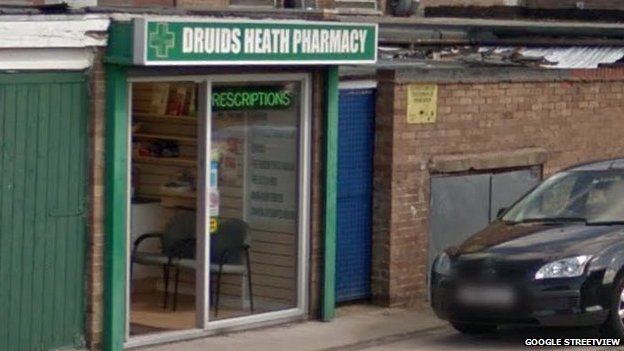 Druids Heath overdose pharmacist can practise again - BBC News